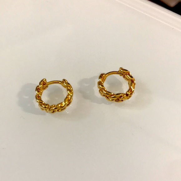 Soo & Soo | Jewelry | Nwot Soo Soo Korea Goldtoned Chain Earrings Hoop ...